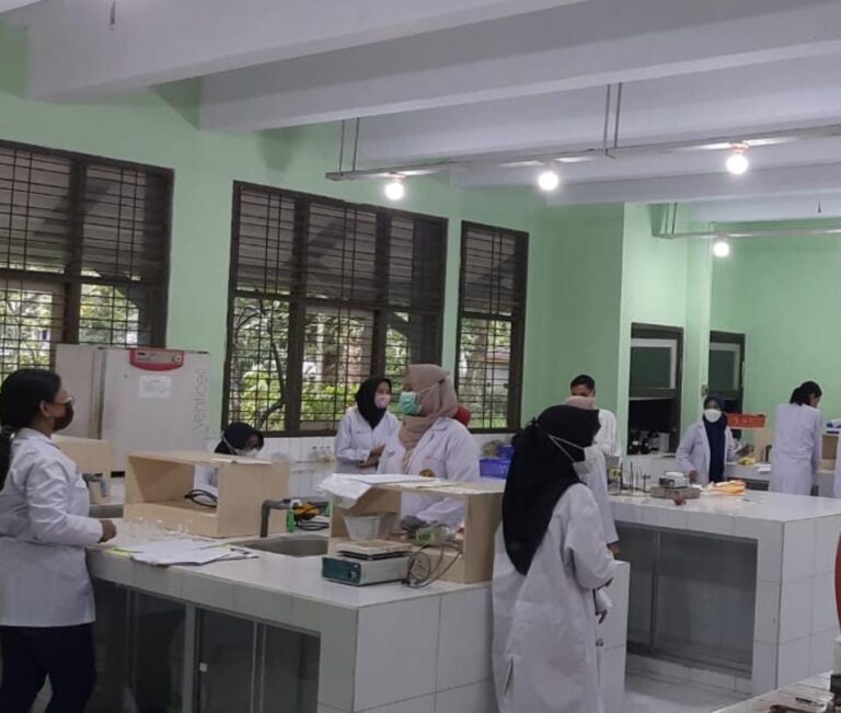 Dr. Artoto Arkundato Dosen Fisika FMIPA UNEJ Raih Top Collaborator ...